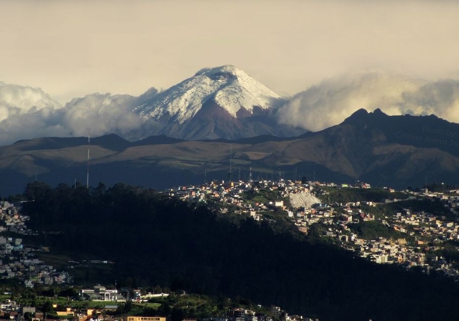 Quito and the Legendary Galapagos Cruise Expedition | Acqua Travels